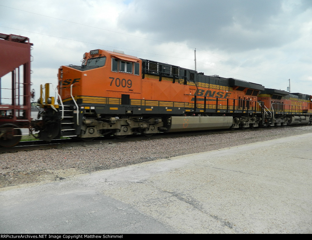 BNSF 7009